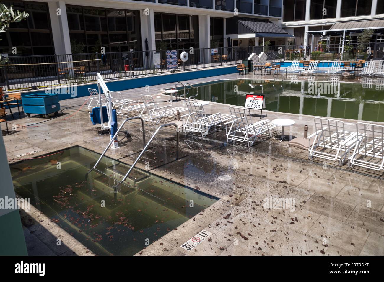 Los Angeles, USA. 21 Aug, 2023. Pool flooding after a big storm Stock ...