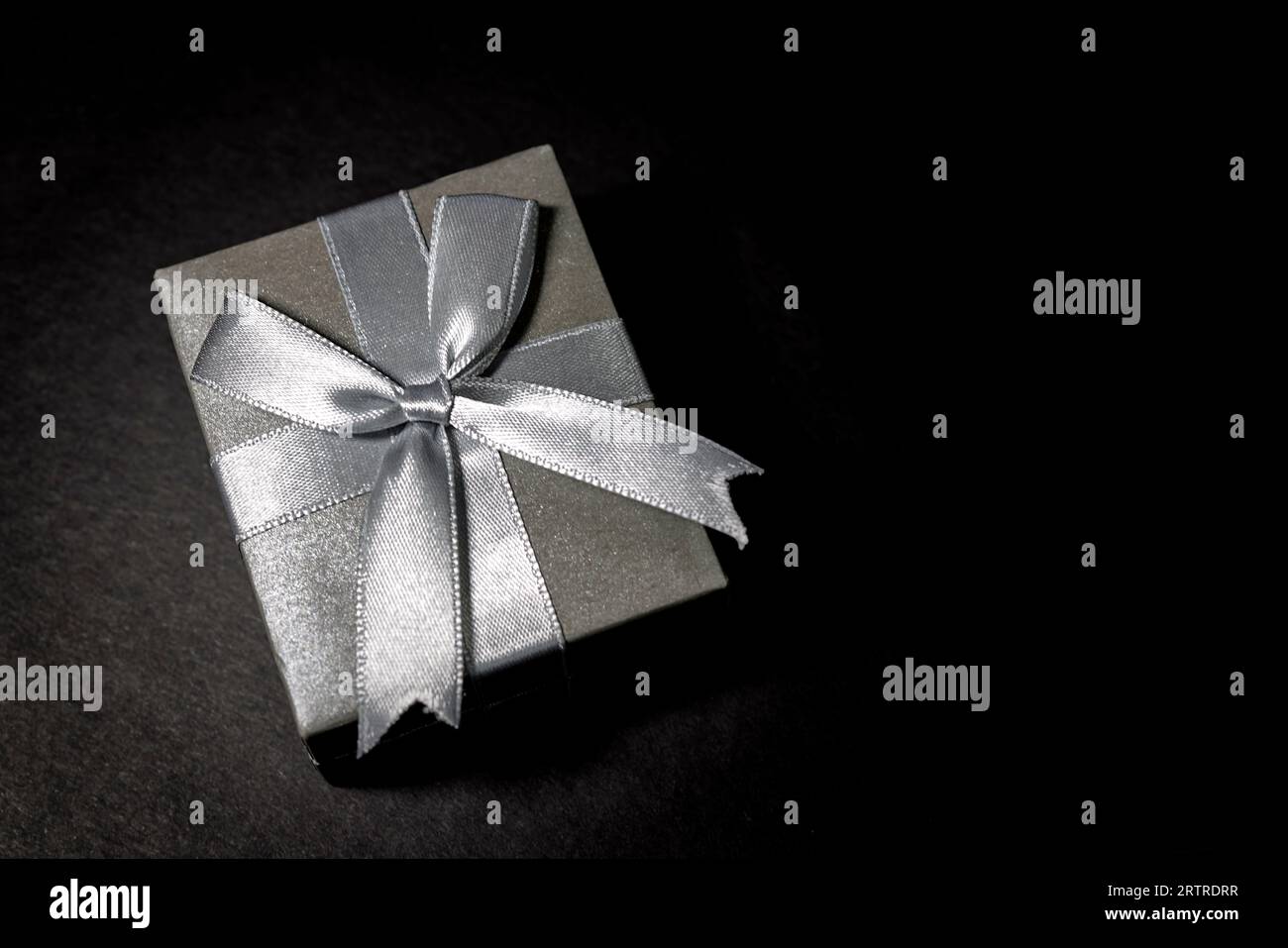 Silver gift hi-res stock photography and images - Alamy