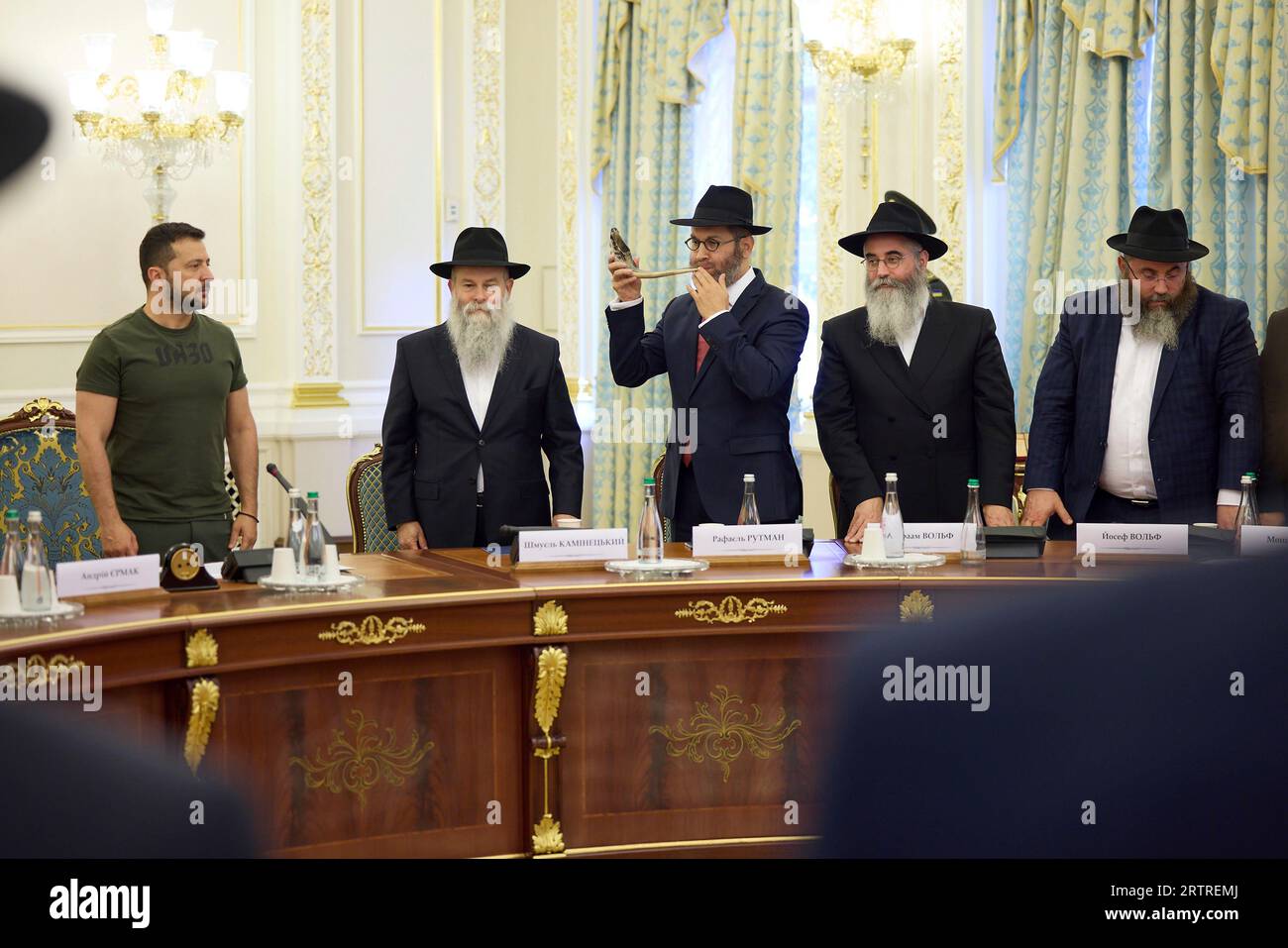 Rabbi raphael rutman hi-res stock photography and images - Alamy