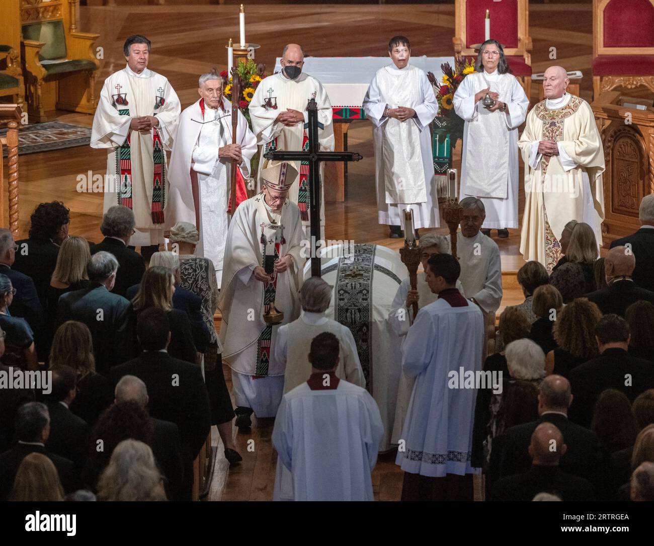 Archbishop John Wester blesses the body of former New Mexico Gov. Bill ...