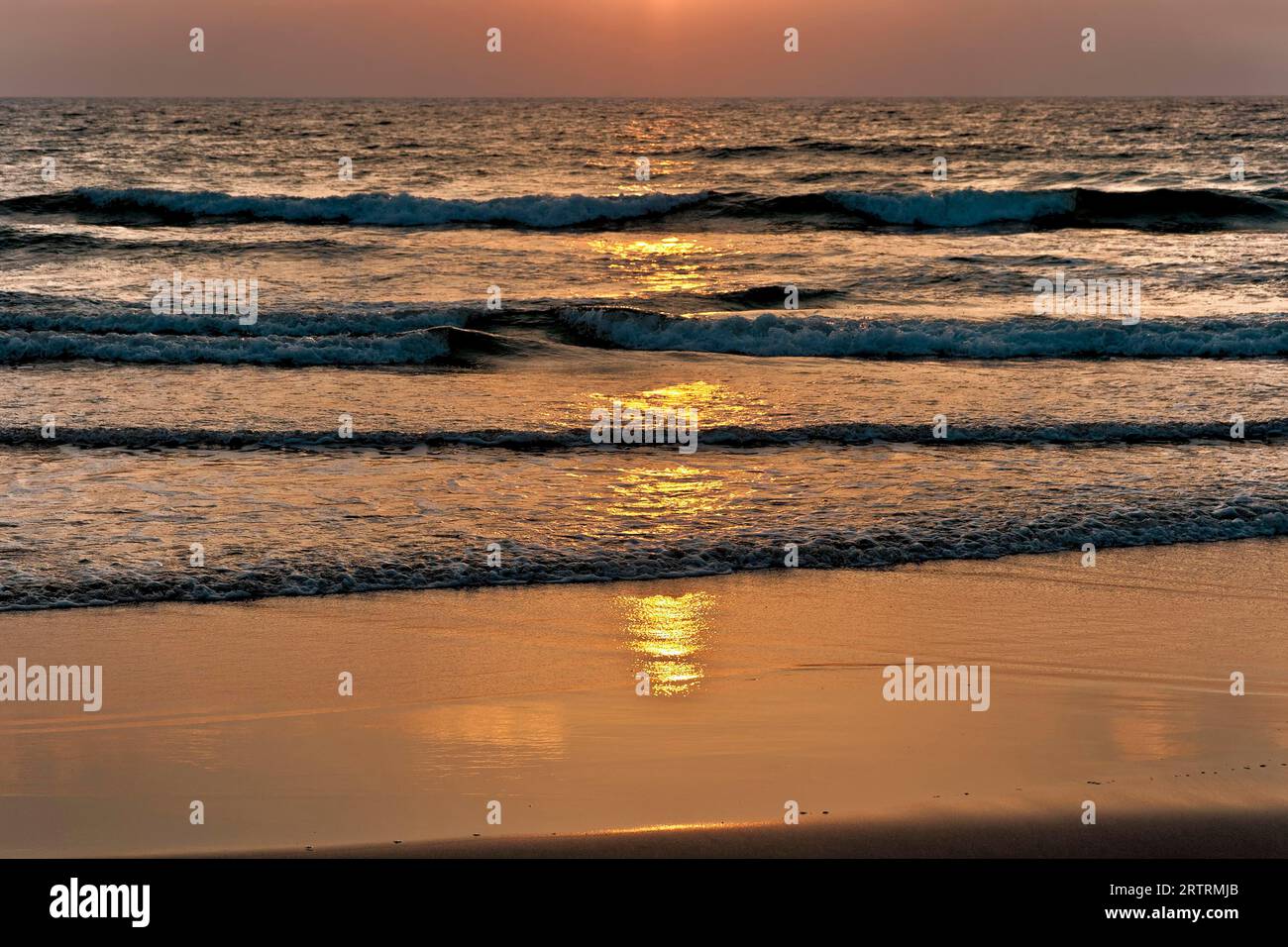 Ocean waves and glittering sun, Silver Beach, Ngwesaung, Myanmar Stock ...