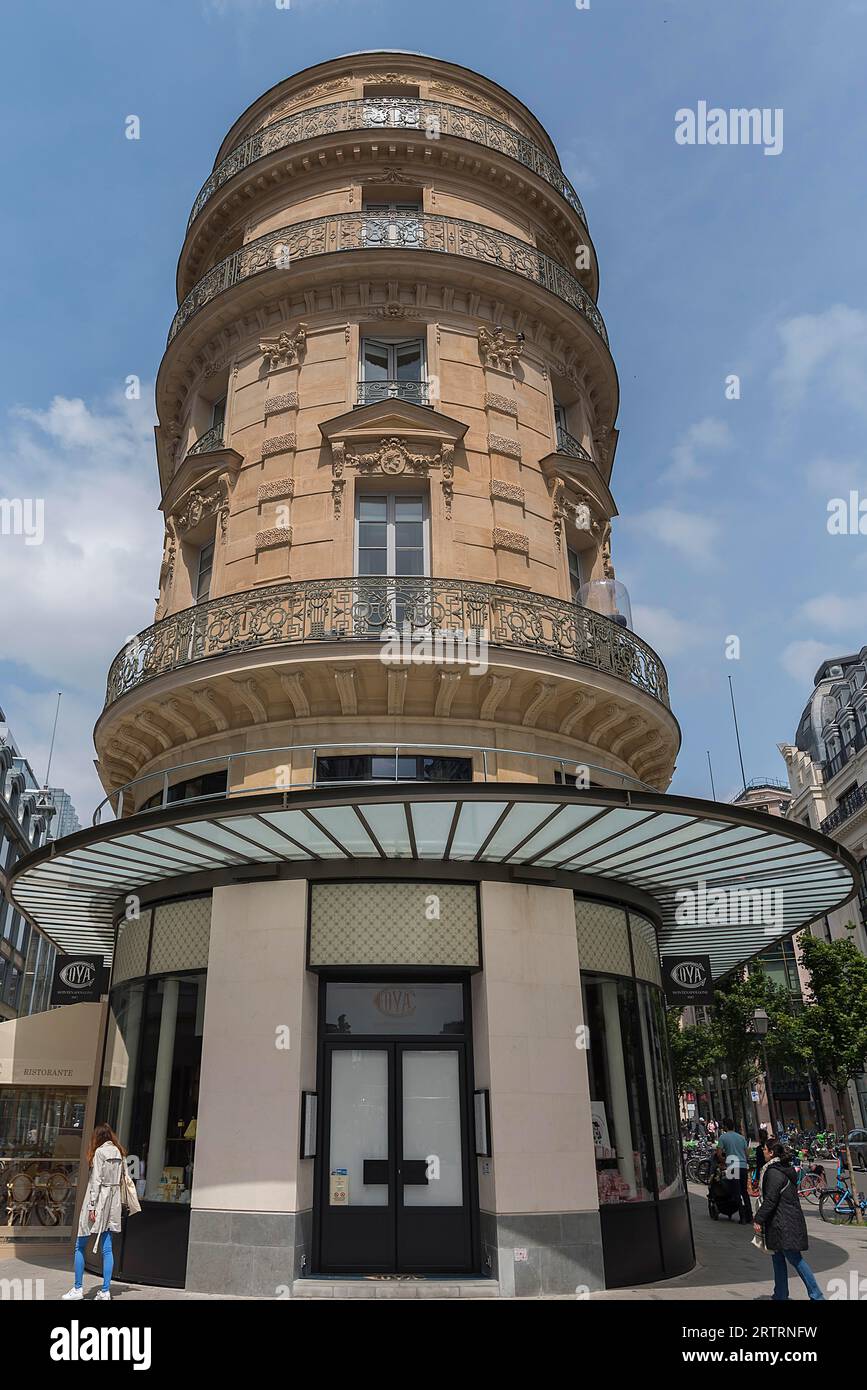 Residential and commercial building built around 1870, Paris, France ...