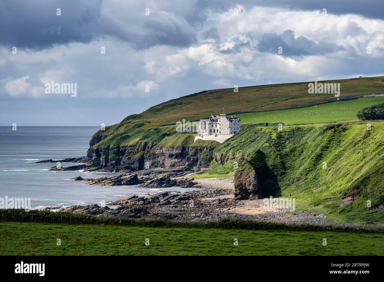 Dunbeath castle hi-res stock photography and images - Alamy