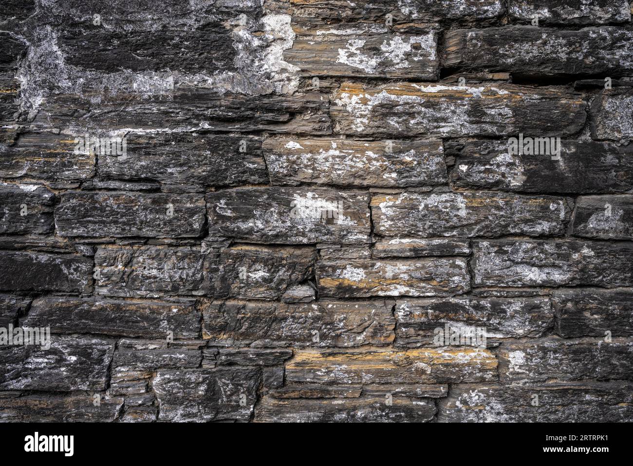Slate stone wall texture hi-res stock photography and images - Alamy