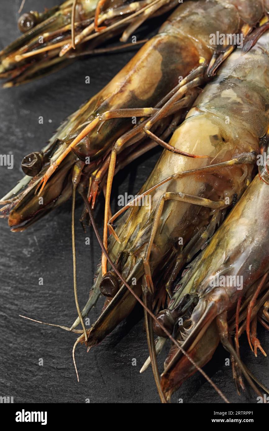 Unpeeled prawns hi-res stock photography and images - Alamy