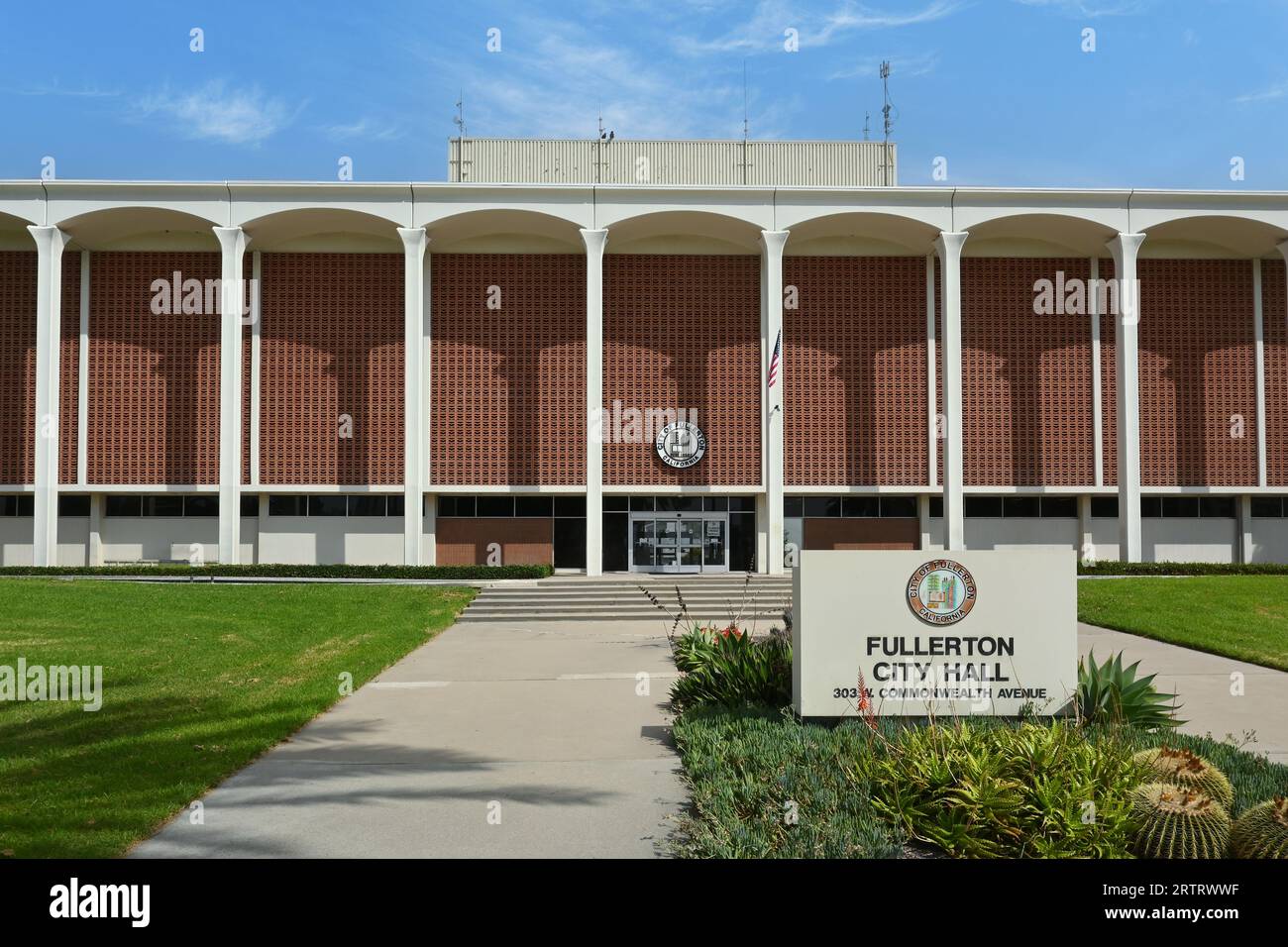 Commonwealth avenue hi-res stock photography and images - Alamy