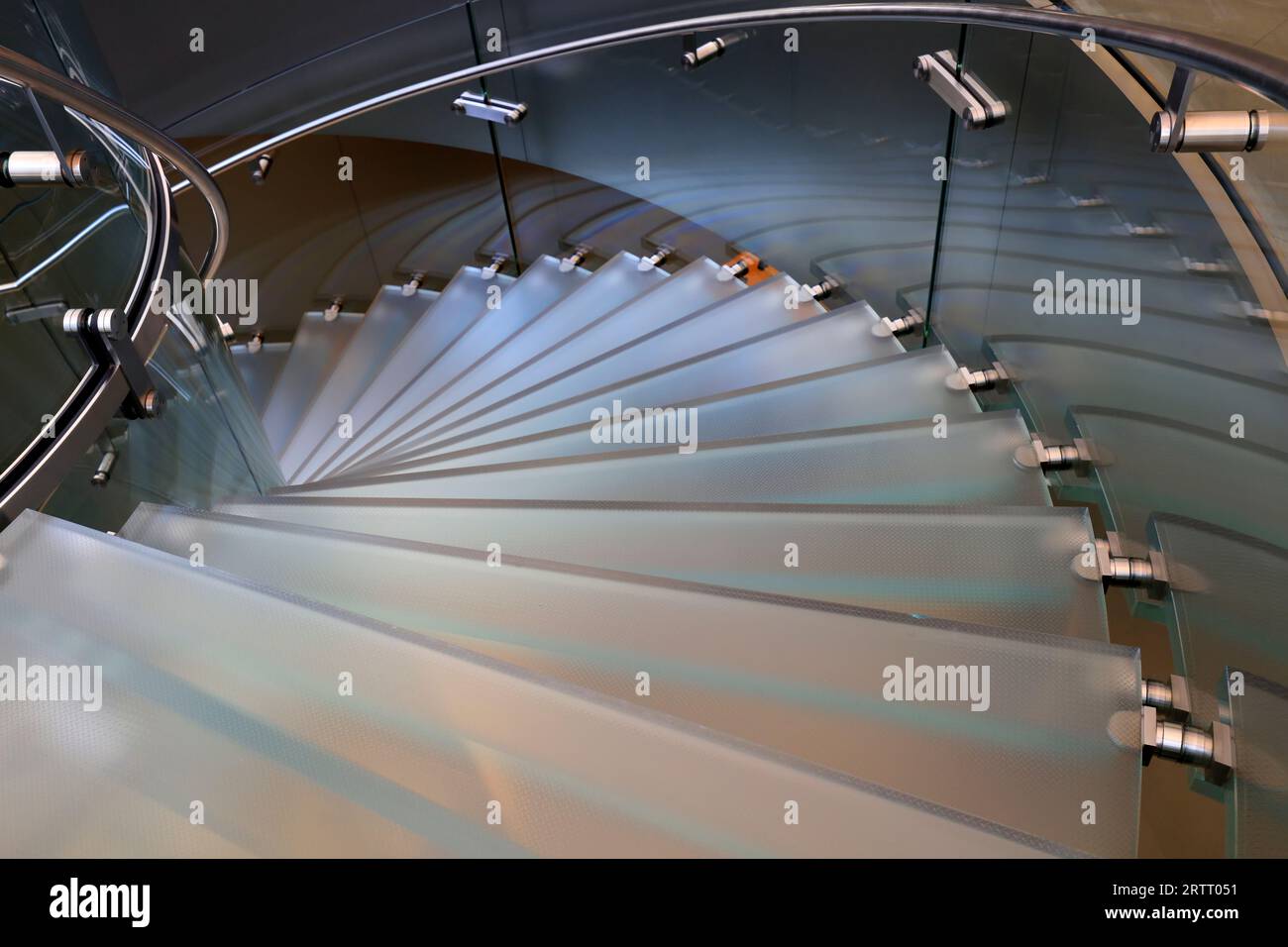 Stainless steel staircase rise hi-res stock photography and images - Alamy