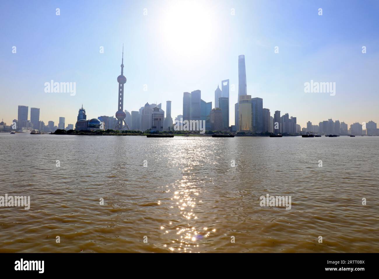 Huangpu river shanghai scenery and scenery hi-res stock photography and ...