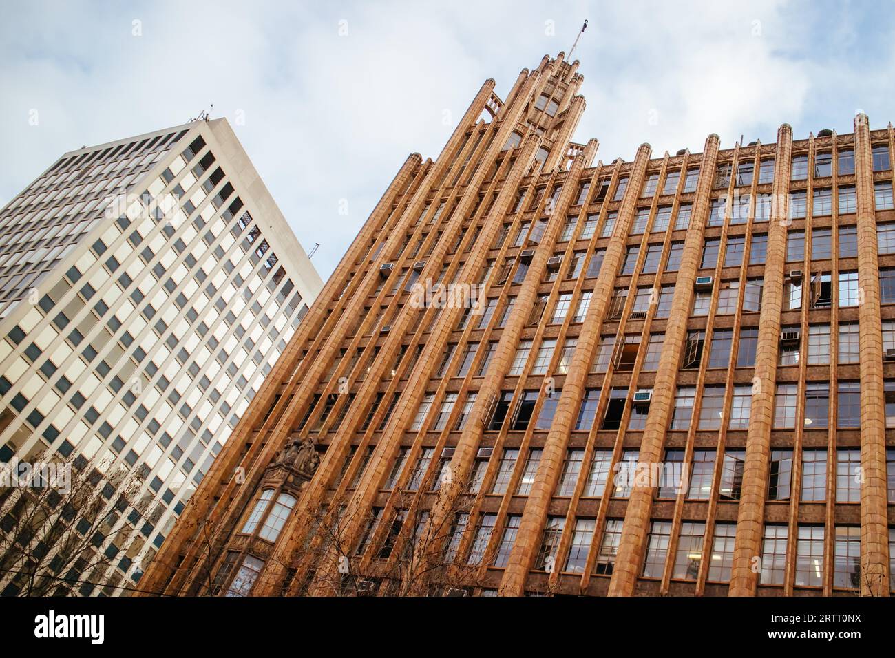 Melbourne's famous Manchester Unity building at the corner of Collins ...