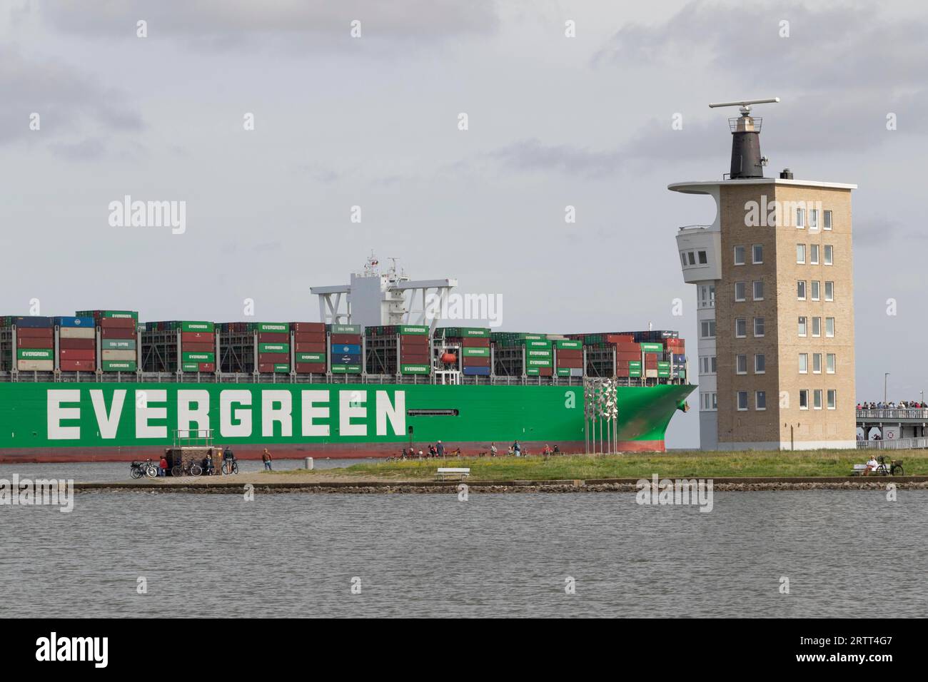 The container ship Ever Goods of the Evergreen shipping company passes ...