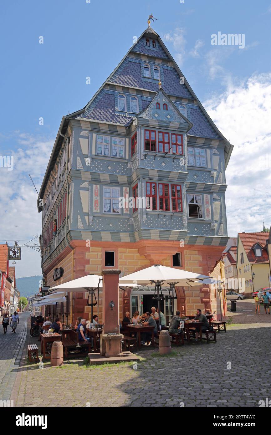 Two storey half timbered building hi-res stock photography and images ...