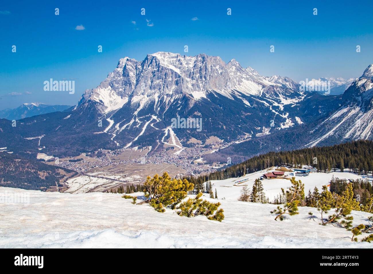 View from the Grubigstein ski area to the Zugspitze, Lermoos, Tyrol ...