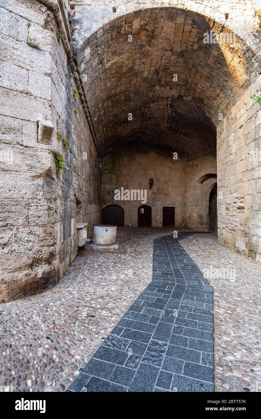 City gate, city wall up to 12 metres thick with gates enclosing the ...