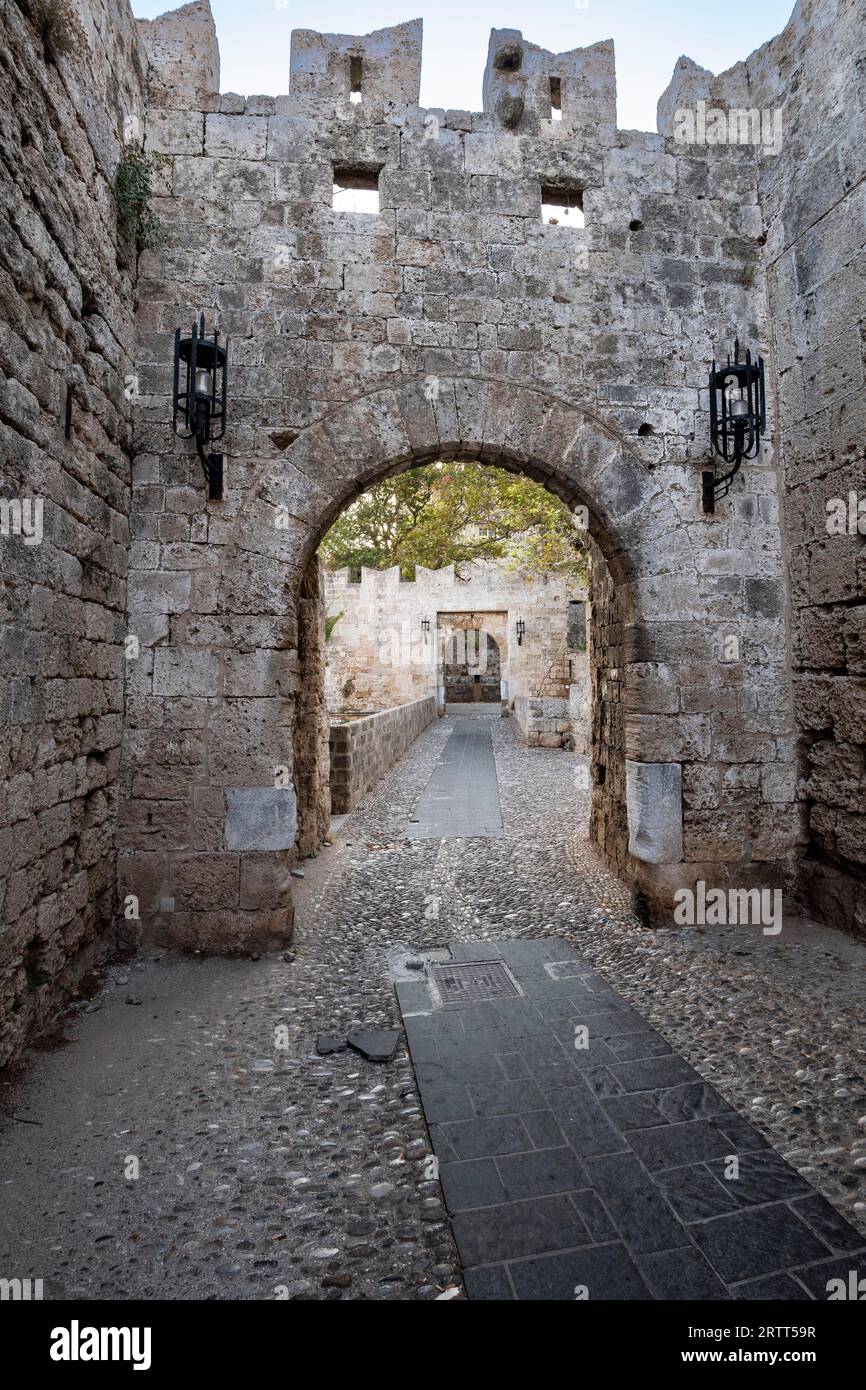 City gate, city wall up to 12 metres thick with gates enclosing the ...