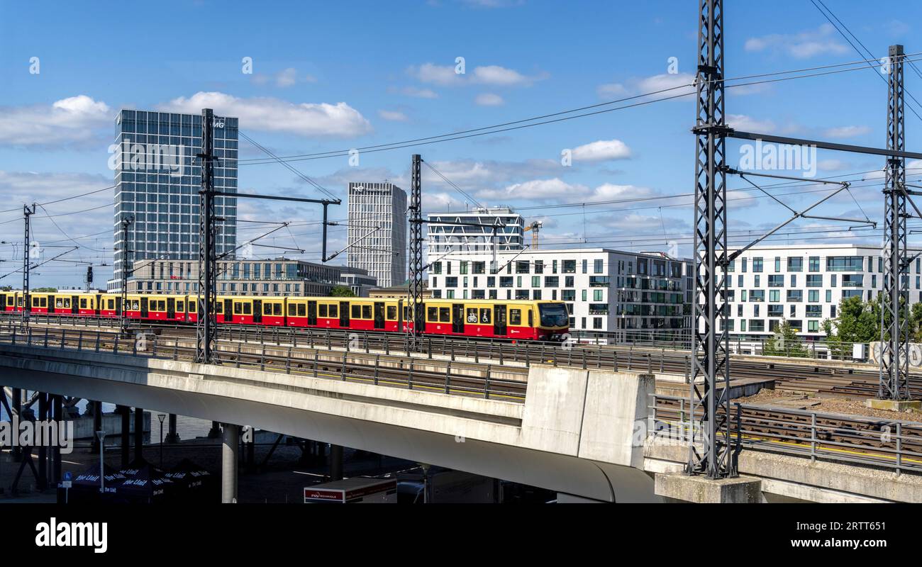 Bridge for inner-city rail traffic, Margarete-Steffin-Strasse, Berlin ...