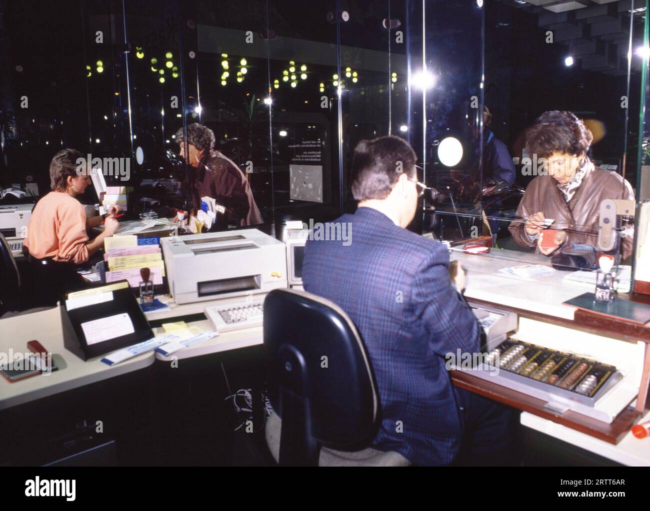 Employee bank hi-res stock photography and images - Alamy