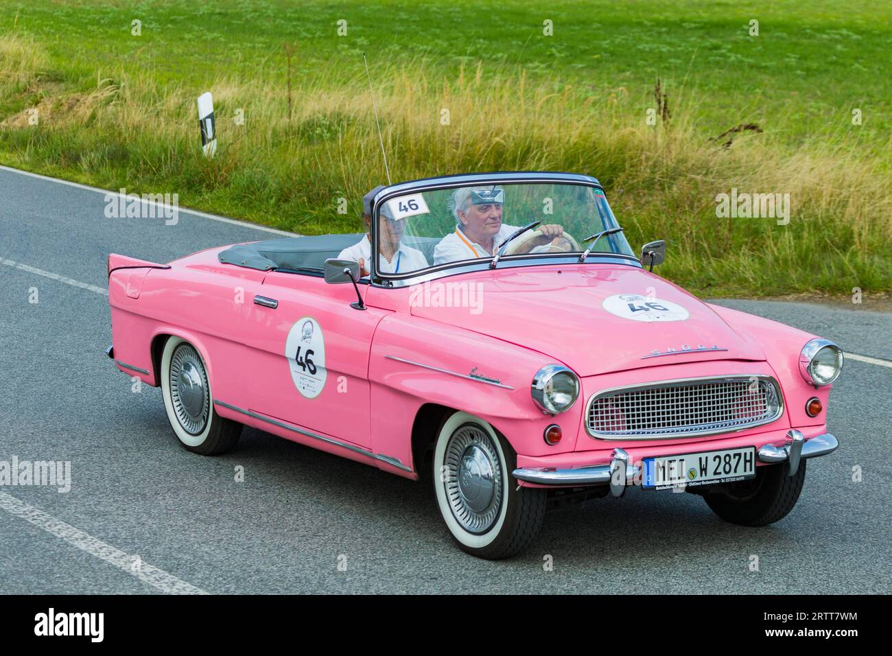 A drive for vintage vehicles. Skilful handling of the vehicle, finding ...