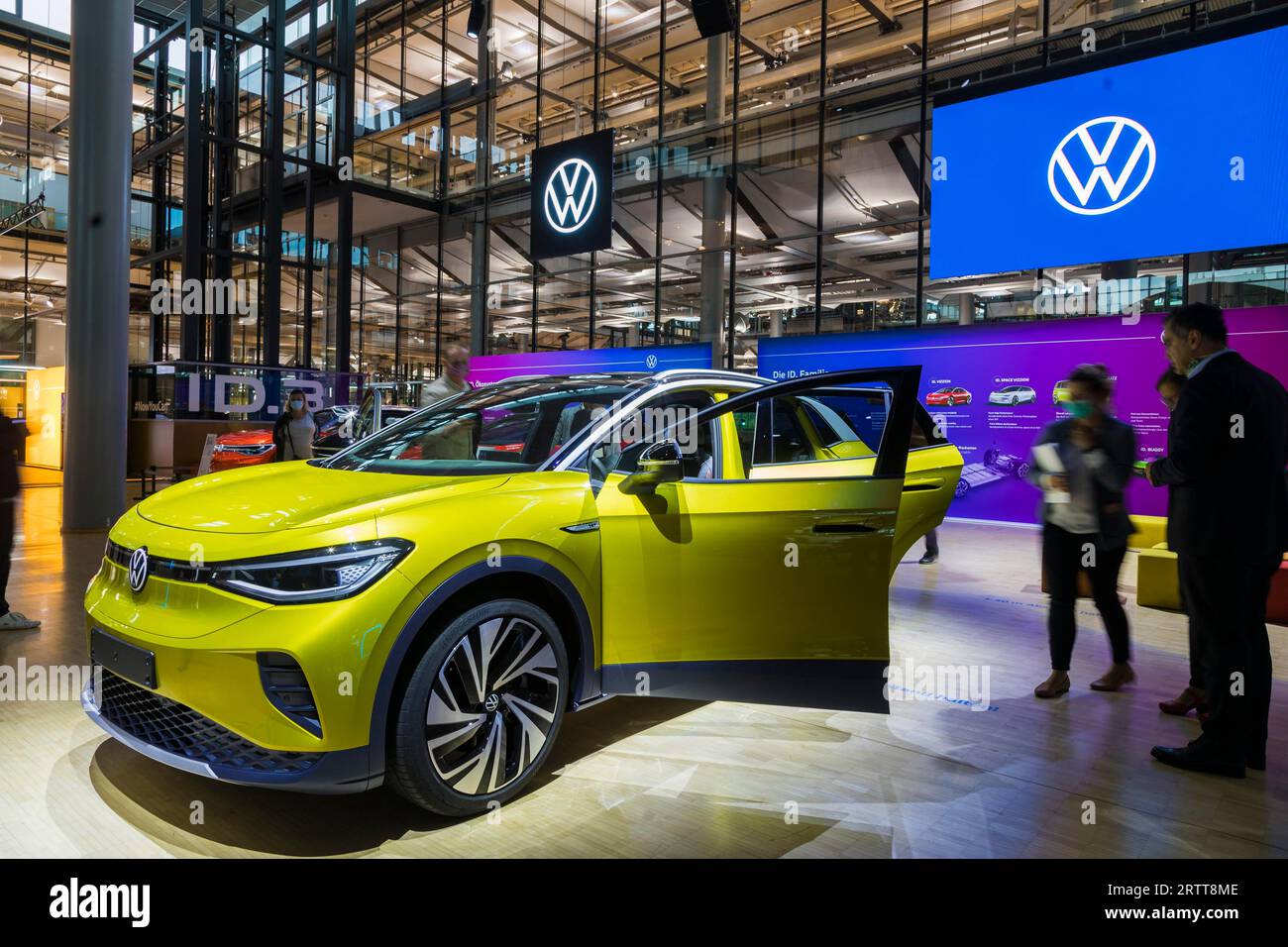 World premiere of the purely electrically driven SUV ID.4. This marks ...