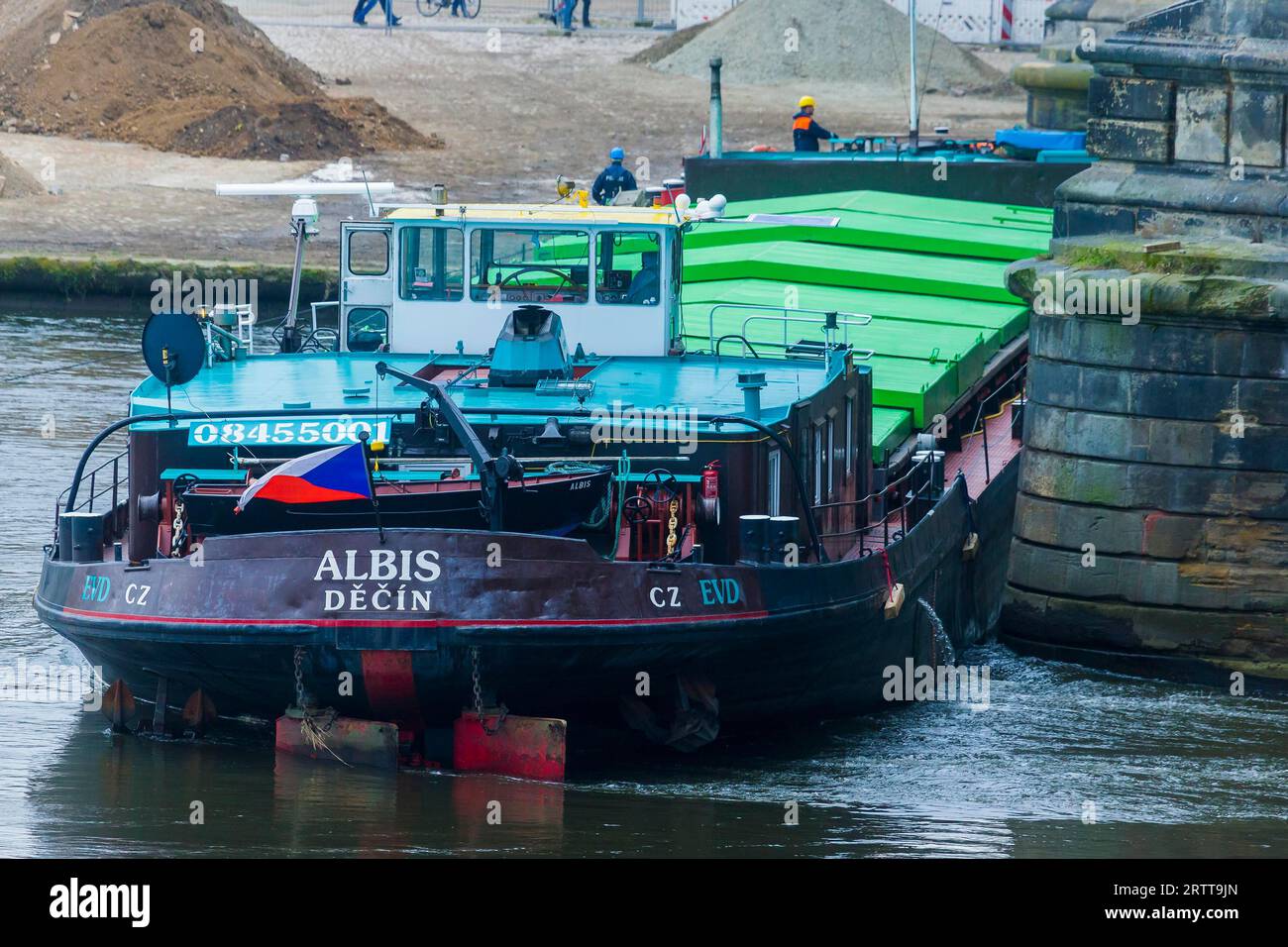 Shipwreck recovery hi-res stock photography and images - Alamy