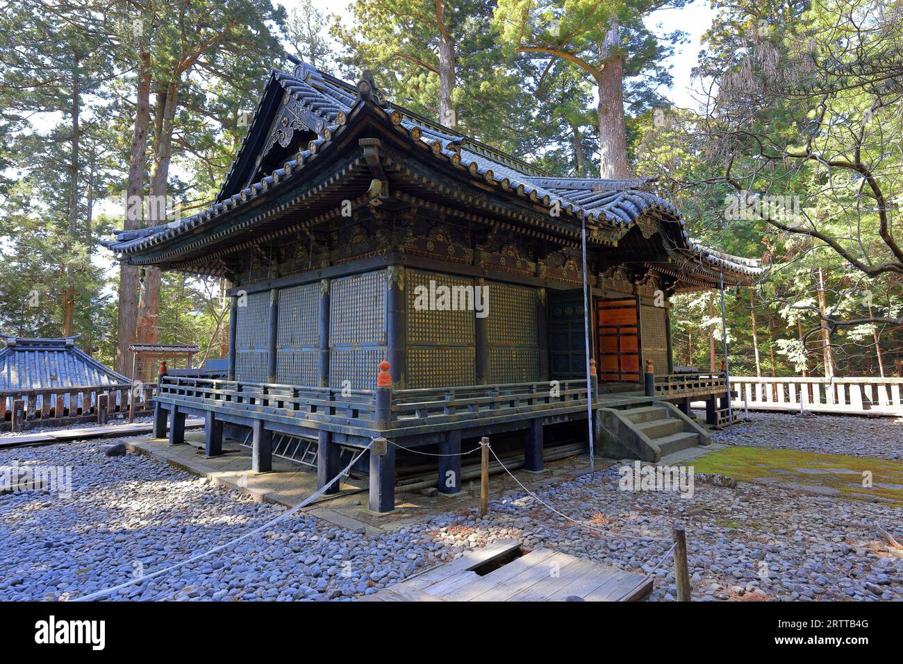Toshogu Shrine ( 17th-century shrine honoring the first shogun and ...