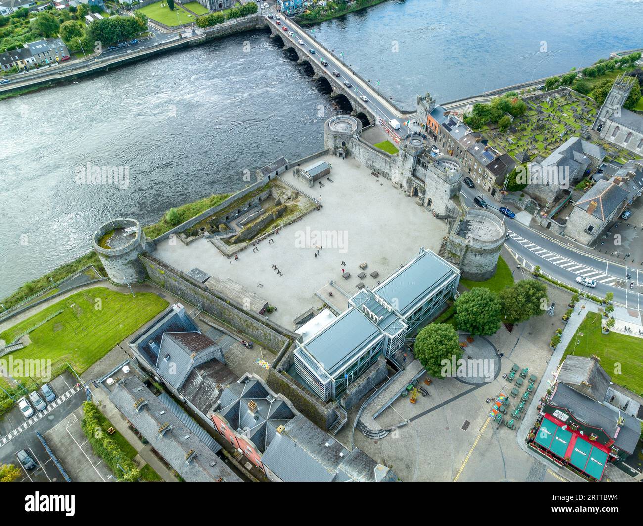 Limerick castle aerial hi-res stock photography and images - Alamy