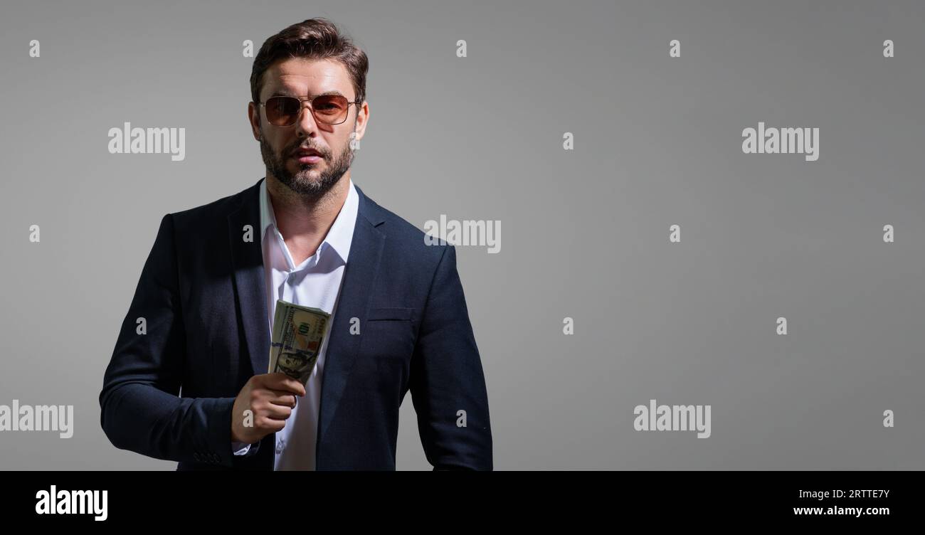 Bank banknotes person teller hi-res stock photography and images - Alamy