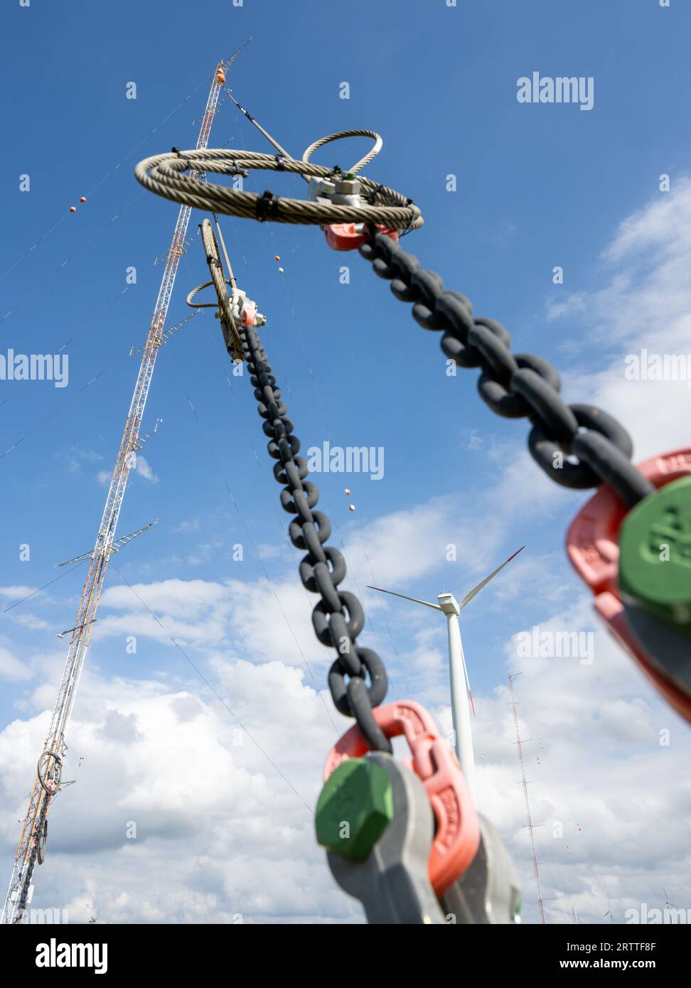 PRODUCTION - 14 September 2023, Baden-Württemberg, Geislingen/Steige: A ...