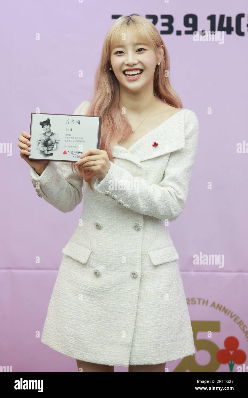 15th Sep, 2023. S. Korean singer Chuu South Korean singer Chuu poses ...