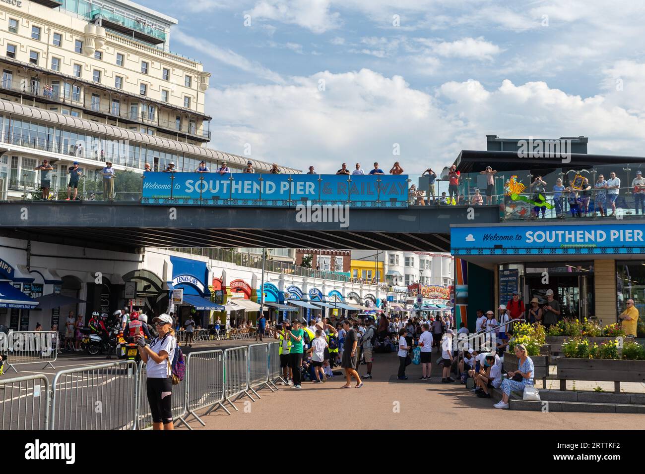 Crowds gathering at vantage points to watch at the Tour of Britain ...
