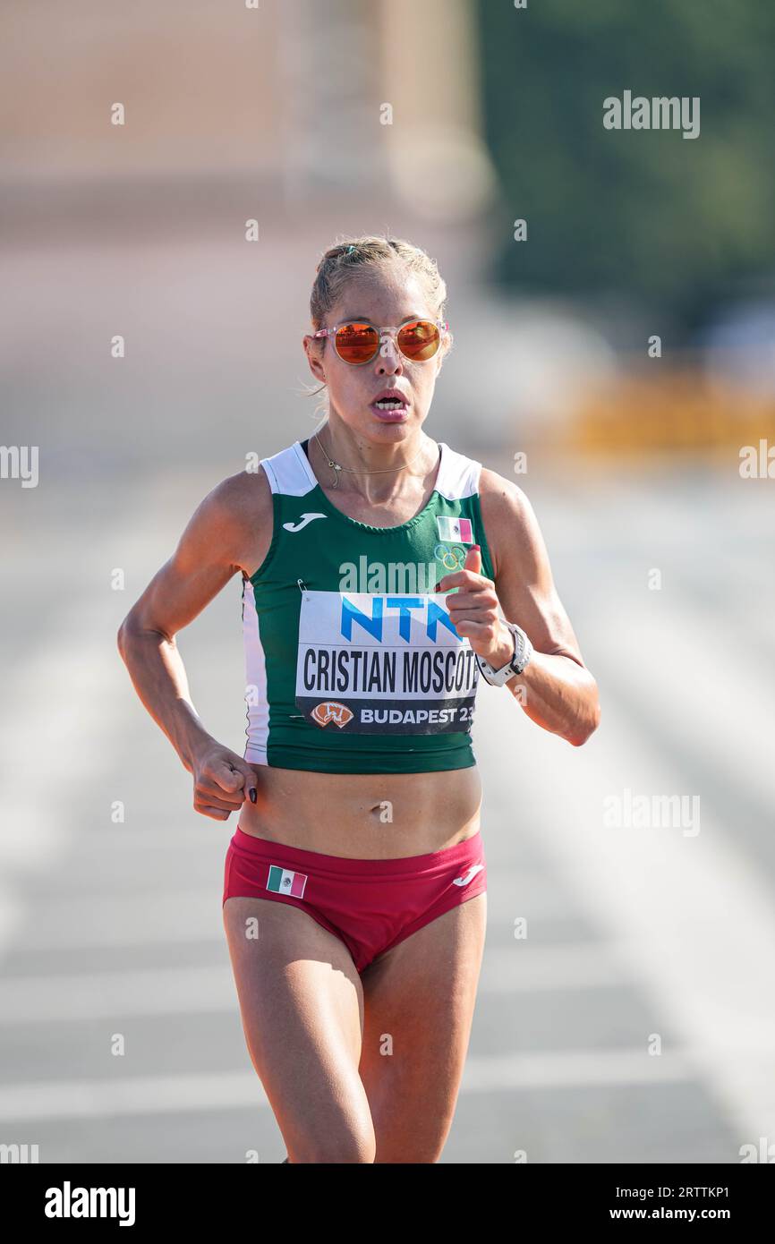Citlali Cristian Moscote participating in the marathon at the World ...