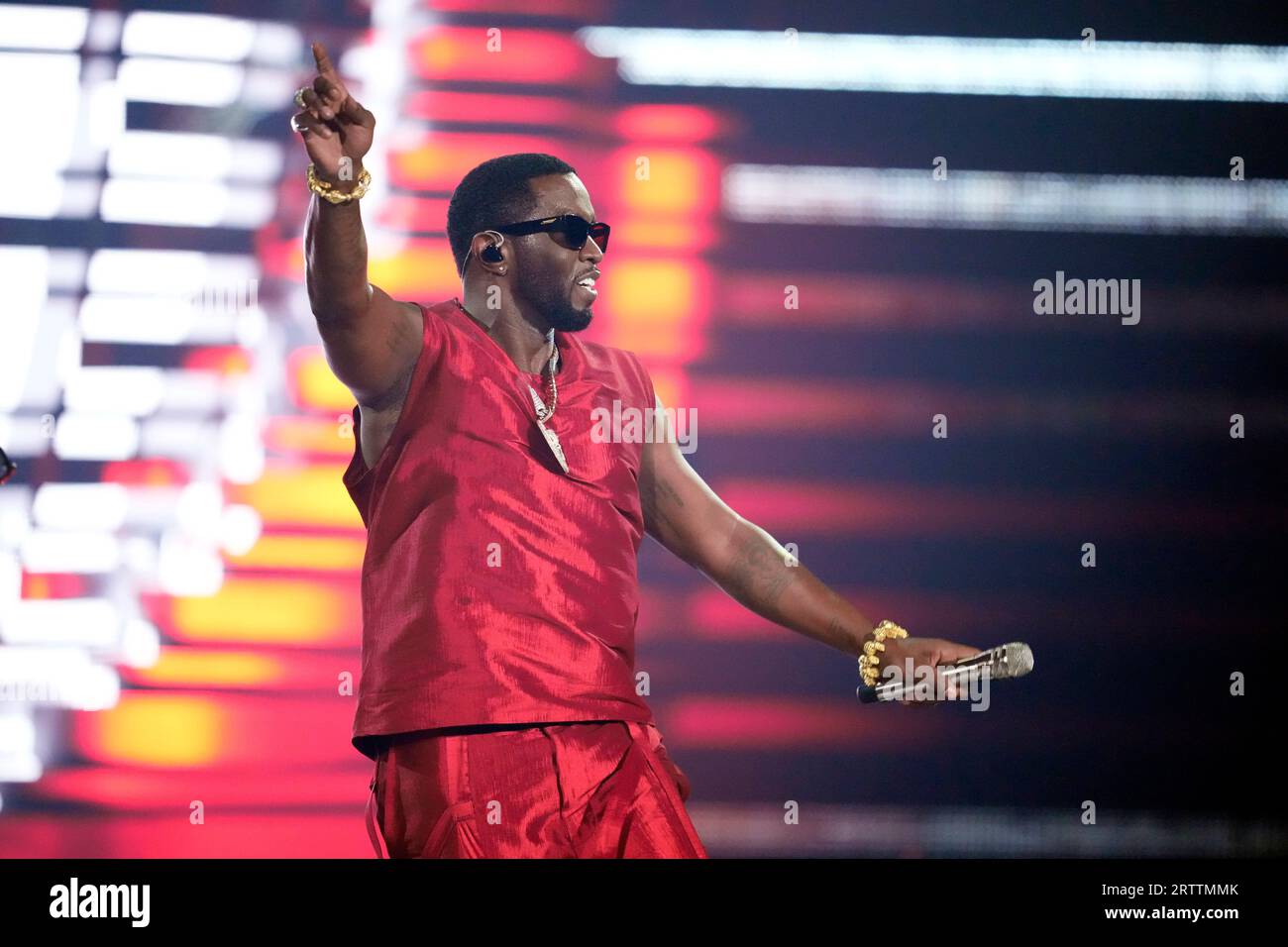 Sean "Diddy" Combs performs during the MTV Video Music Awards on ...