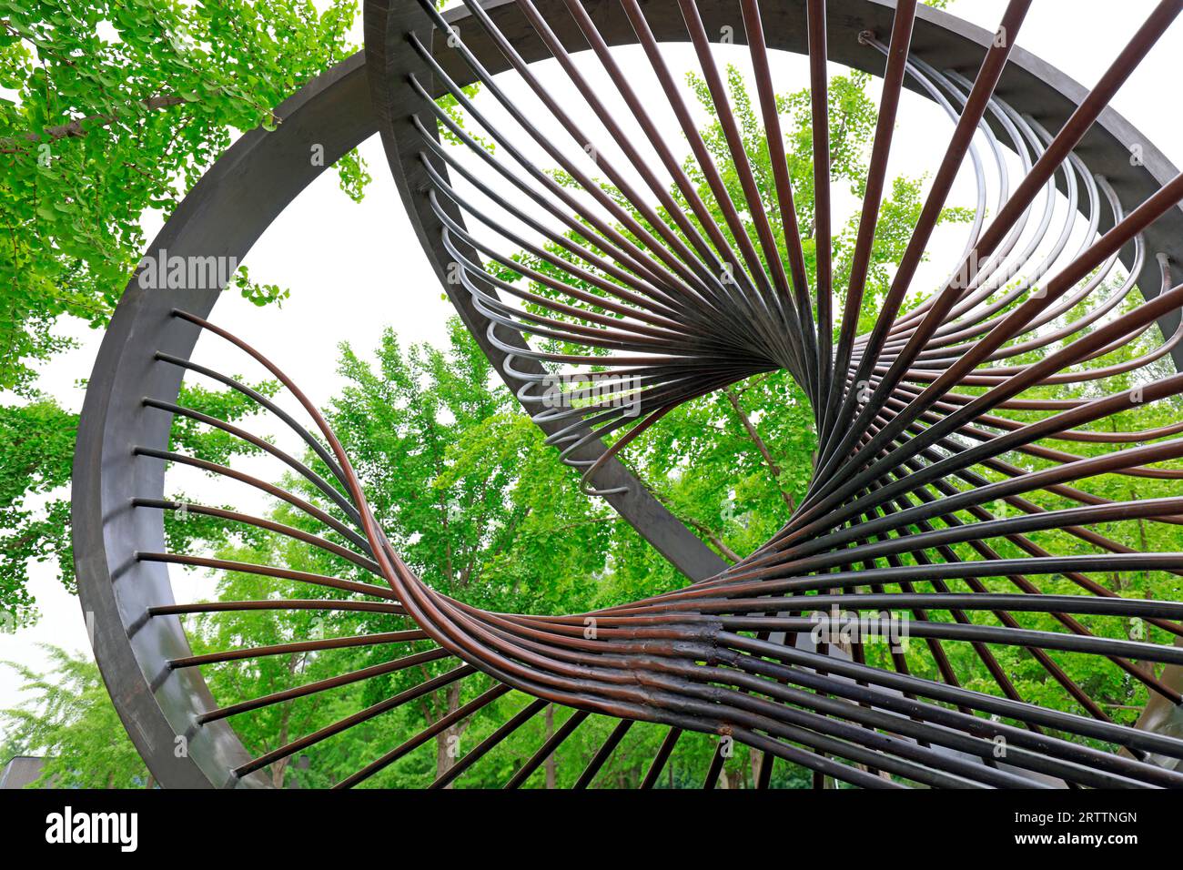 Spiral sculpture hi-res stock photography and images - Alamy