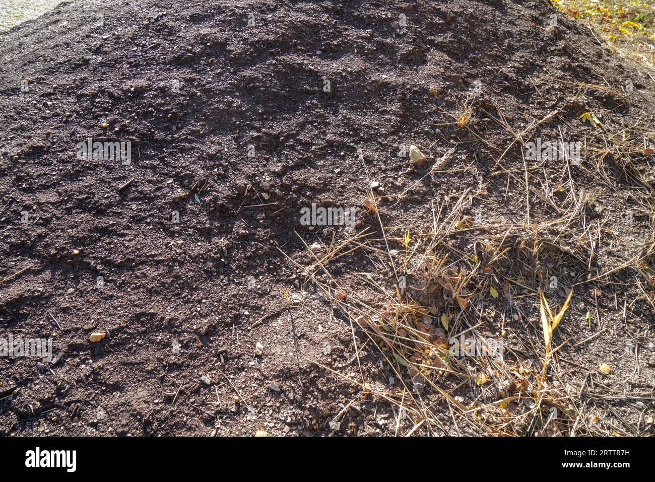 Soil from the quarry as a waste product and for versatile use in the ...