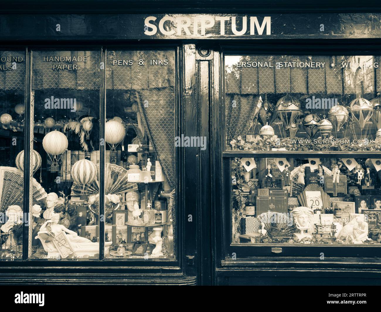 Scriptum Shop Window, Stationary Shop, Oxford, Oxfordshire, England, UK ...