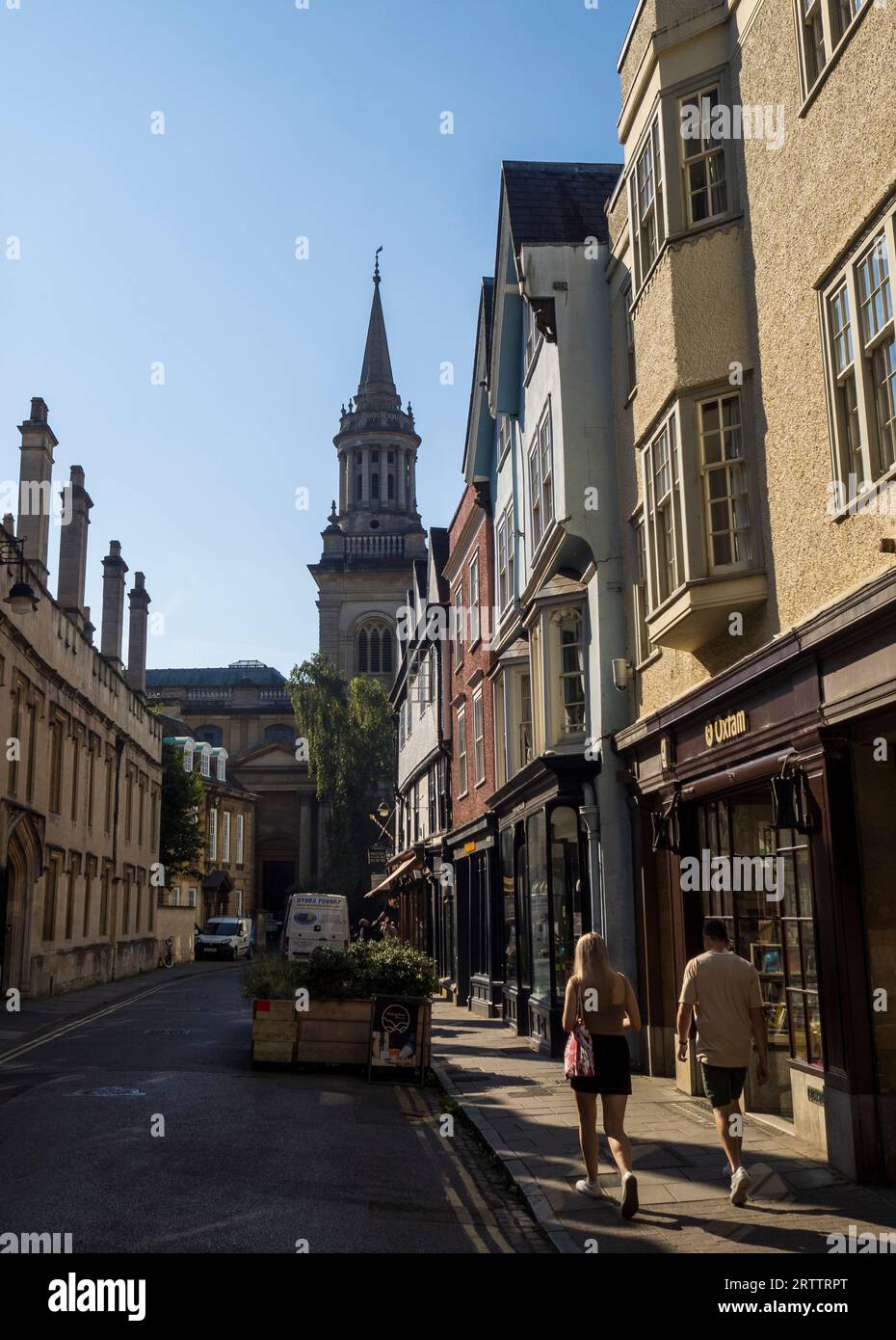 Lincoln College Library Spire, and people walking Turl Street, Oxford ...