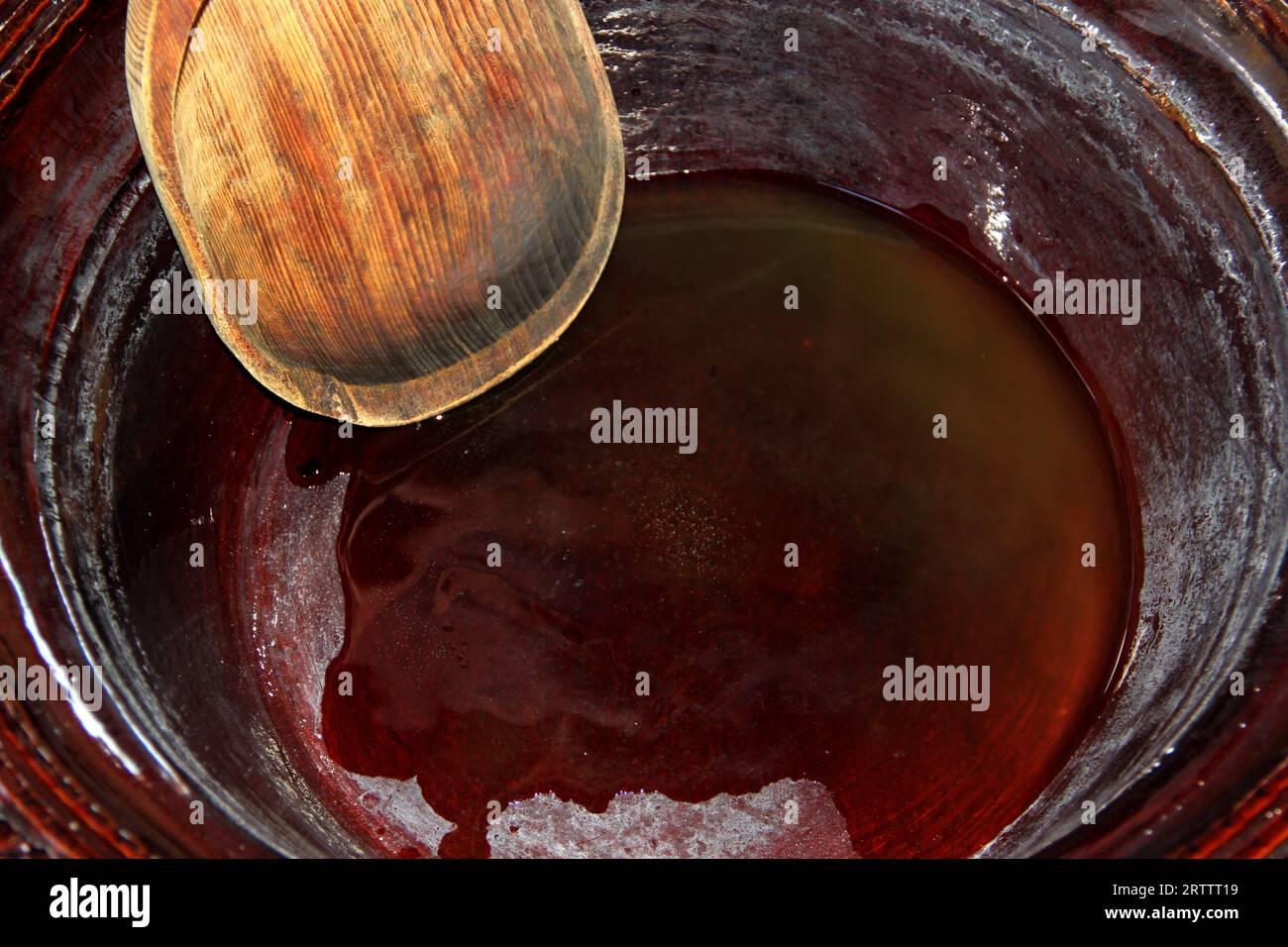 Cooking food in clay pots and pans is dangerous due to its high lead ...