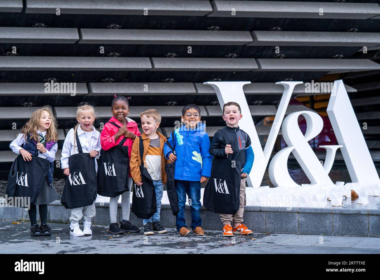 Primary 1 pupils from Glebelands, Clepington and St Pius Primary ...