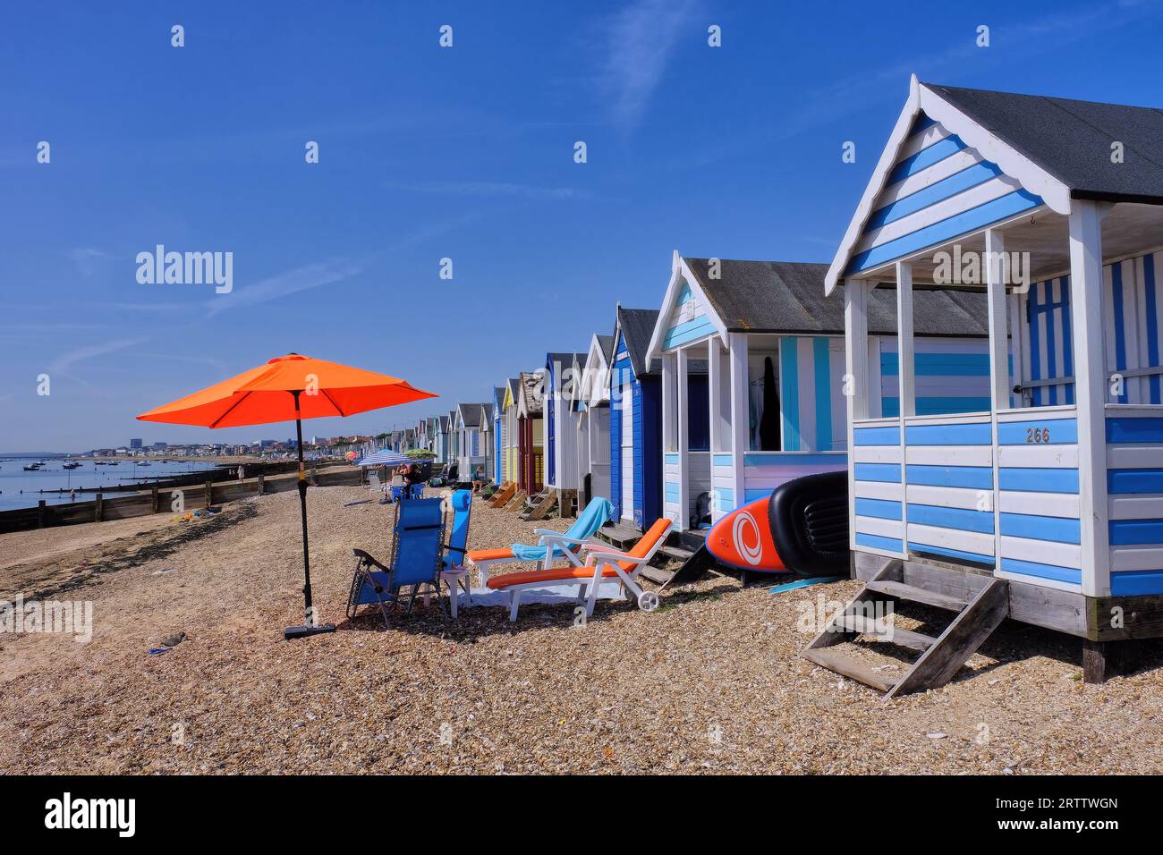 Southend on sea beach hi-res stock photography and images - Alamy