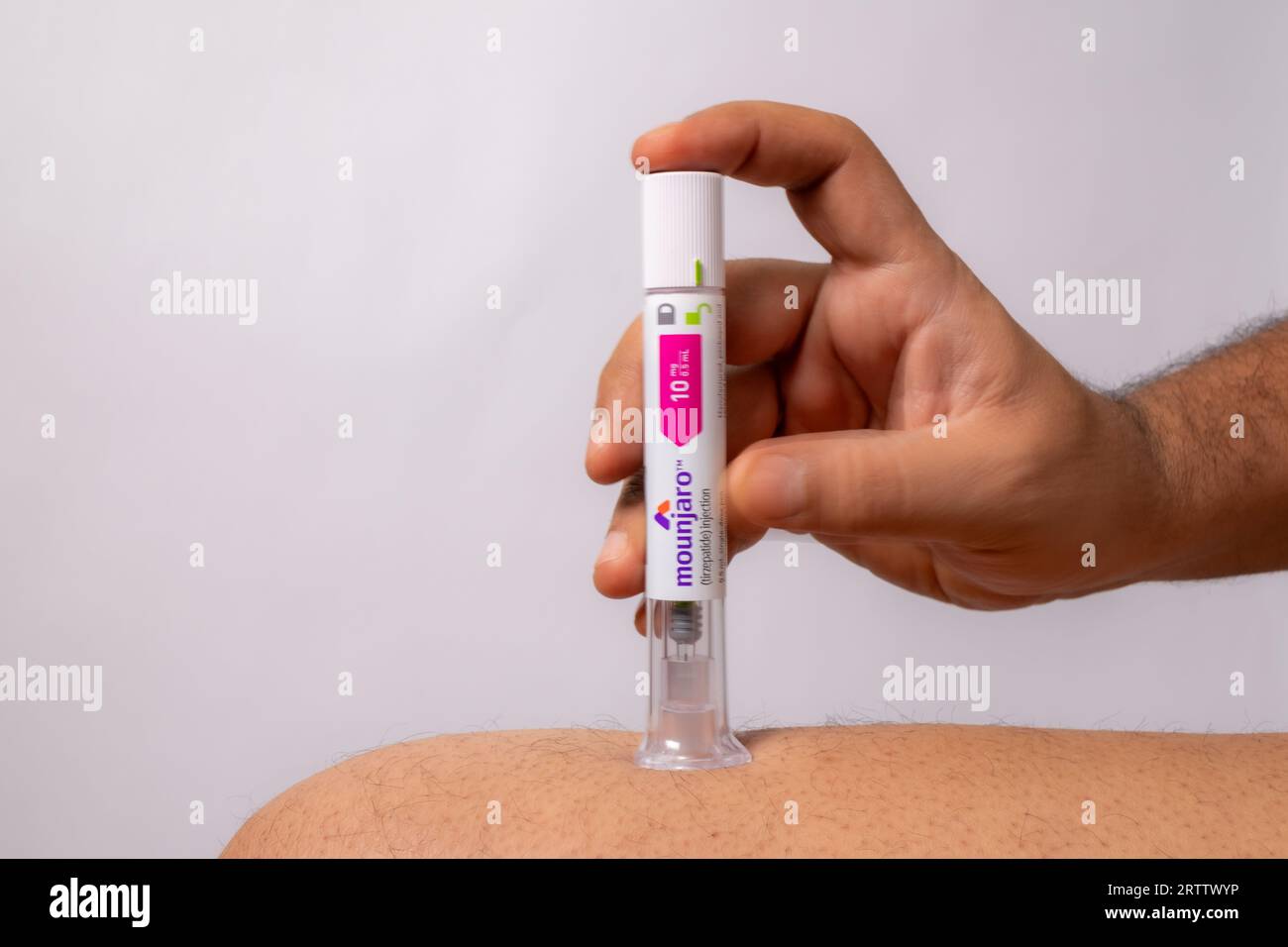 photo of diabetic pen injection on skin Stock Photo - Alamy