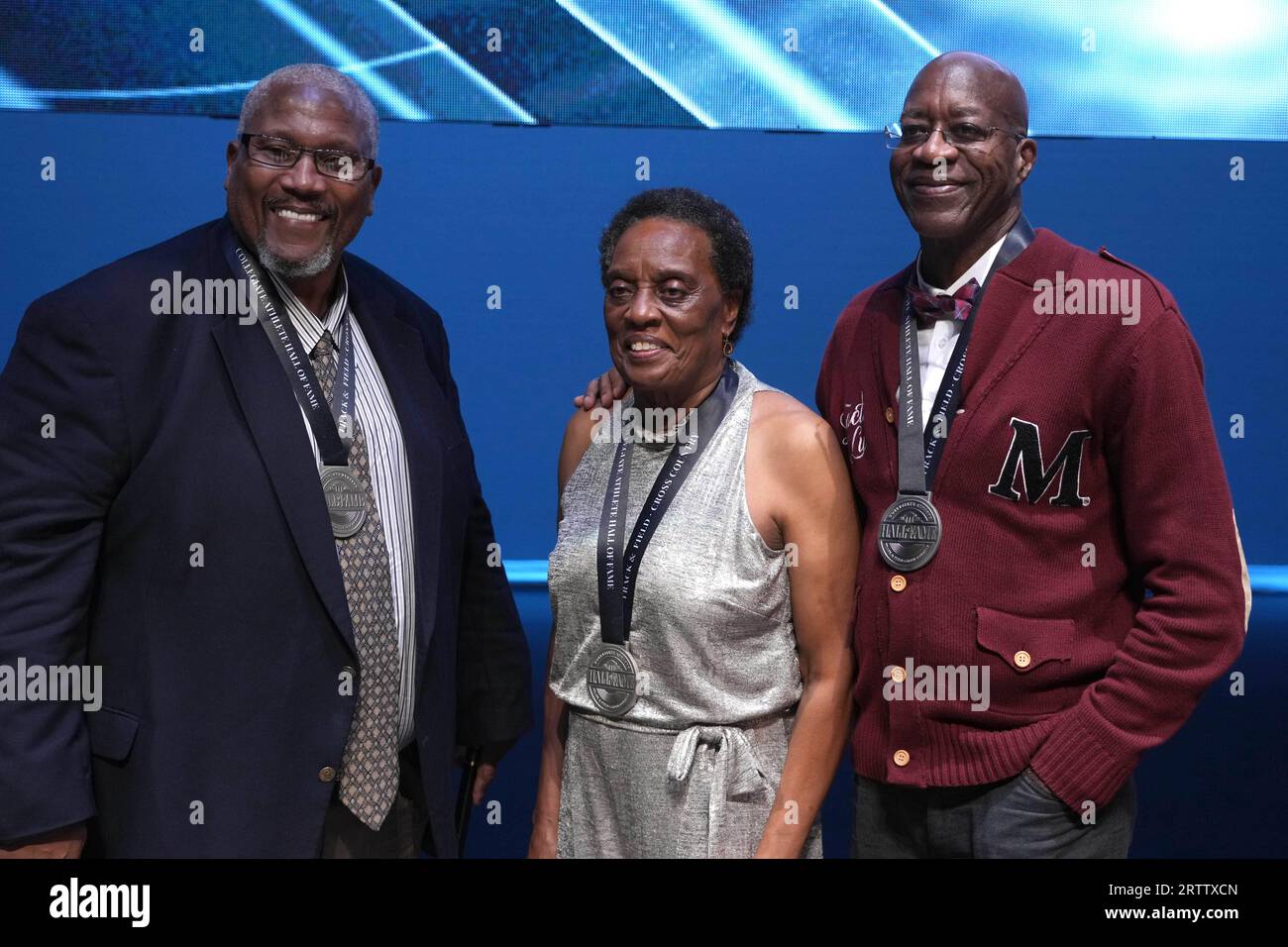 Eugene, United States. 14th Sep, 2023. Michael Carter (SMU), left ...