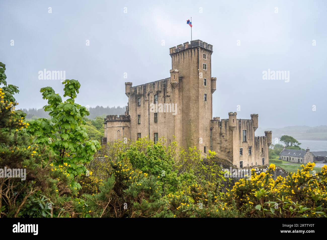 Dunvegan Castle on the Isle of Skye in Scotland Stock Photo - Alamy
