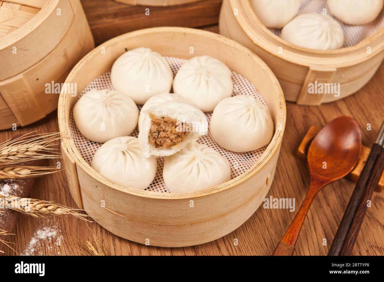 Chinese Steamed Meat Bun,chinese bun,bao zi Stock Photo - Alamy