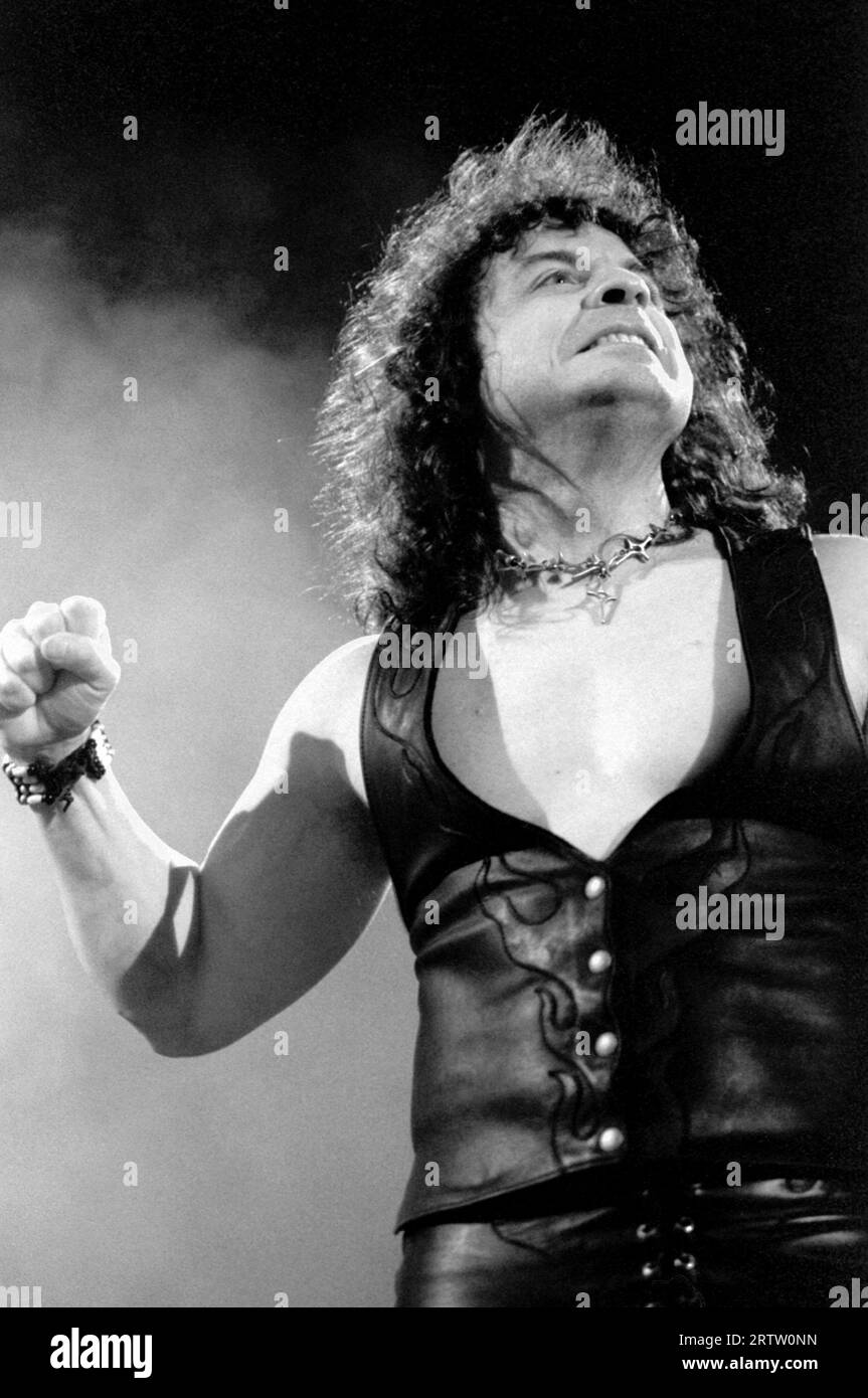 Manowar palavobis Black and White Stock Photos & Images - Alamy