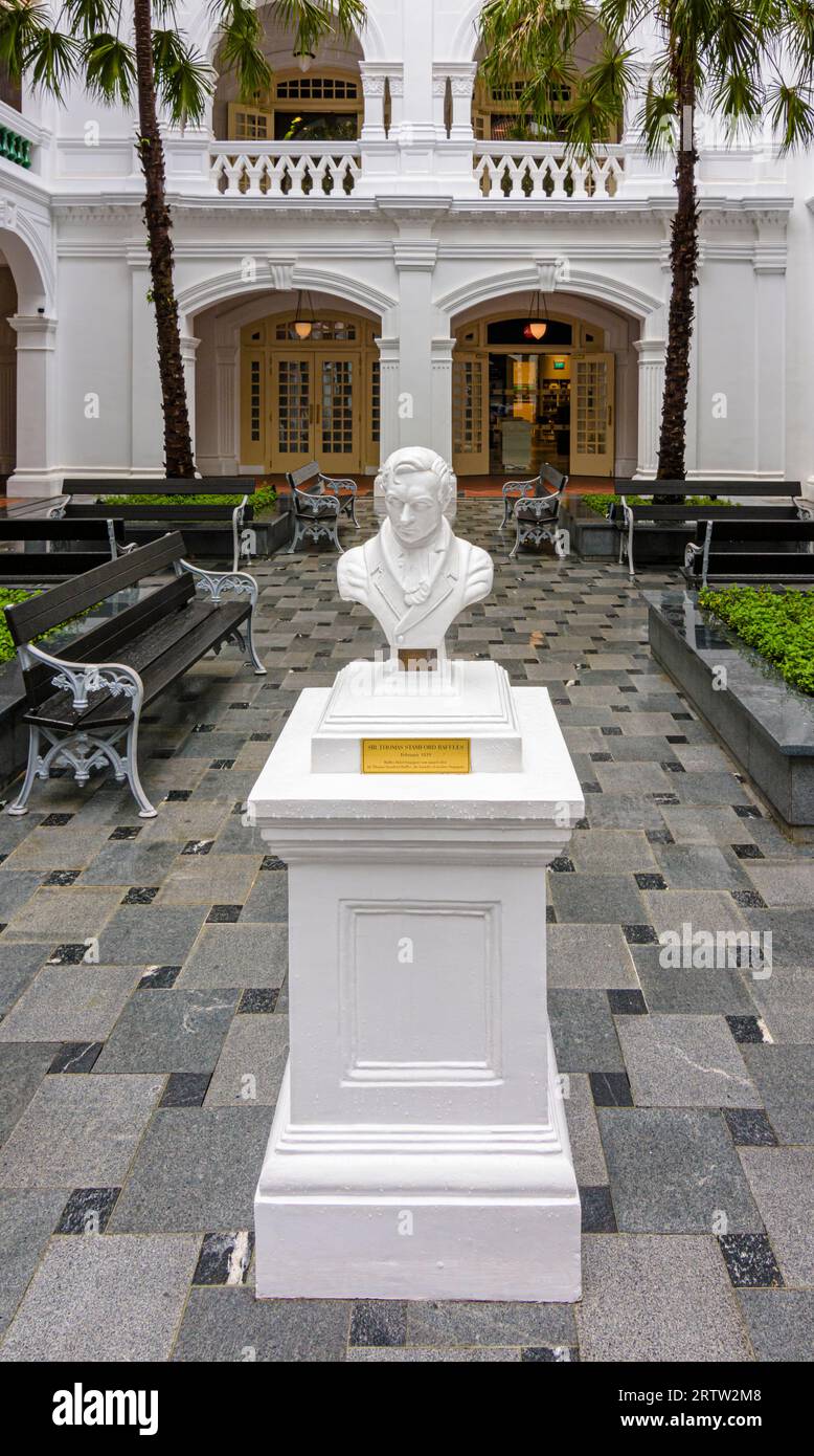 Sir Stamford Raffles bust in the Raffles Hotel, Singapore Stock Photo ...