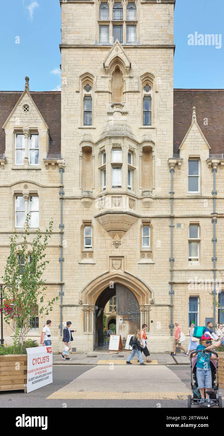 Entrance door to Balliol College, University of Oxford, England Stock ...