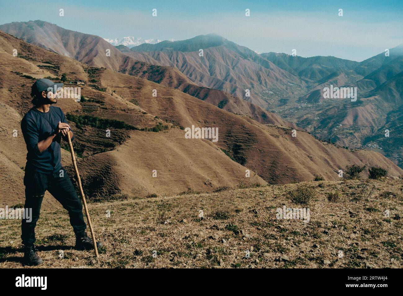 Lone hiker in the himalayas hi-res stock photography and images - Alamy