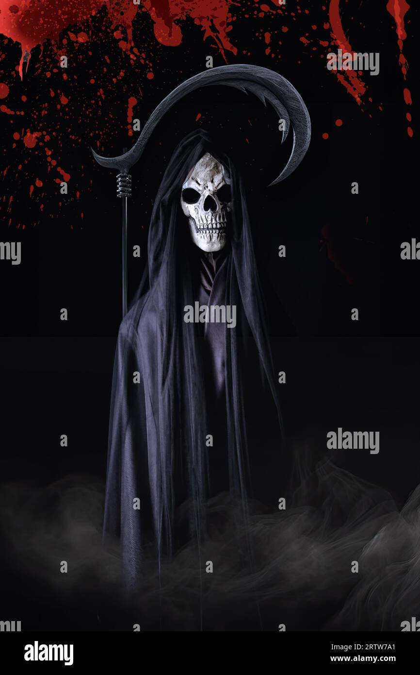 Black robe hi-res stock photography and images - Alamy