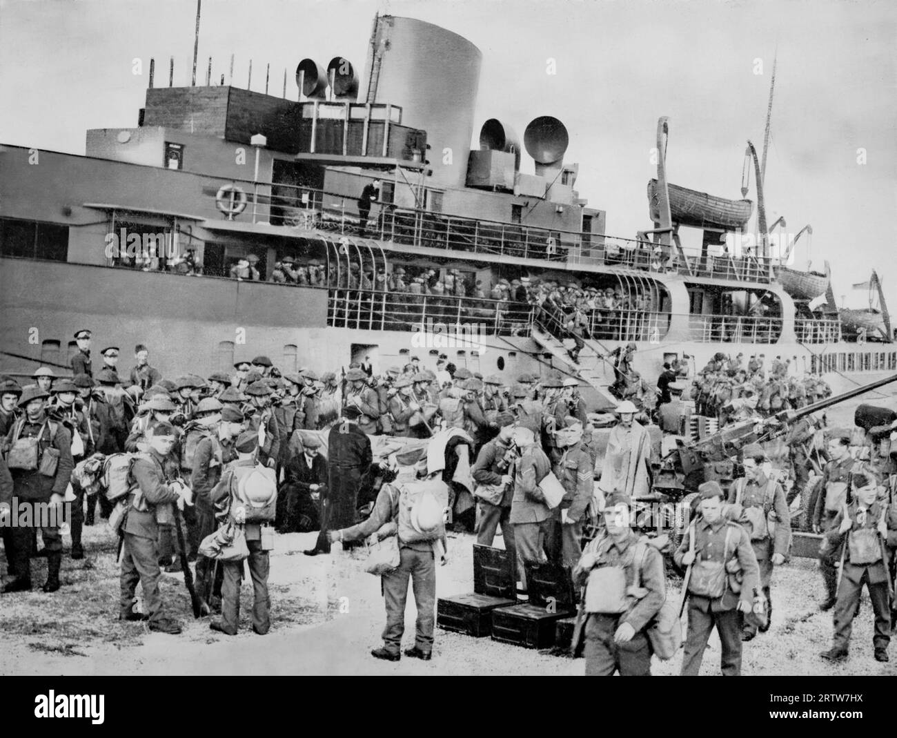 Led to dunkirk evacuation hi-res stock photography and images - Alamy