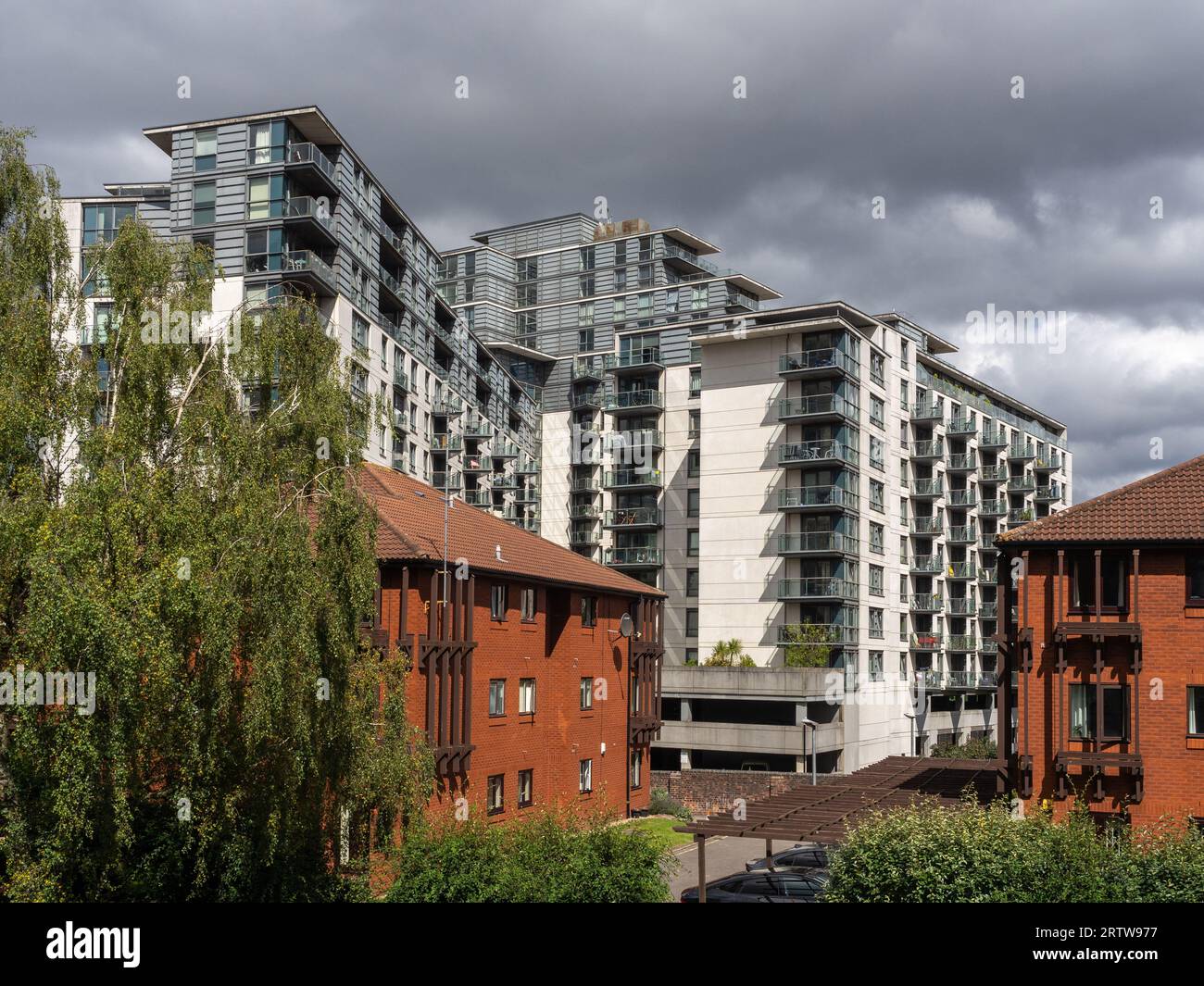 High rise flats birmingham hi-res stock photography and images - Alamy