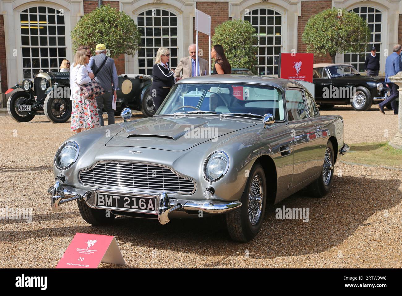 Aston Martin DB5 (1964)(James Bond 'Goldfinger' recreation), Concours ...